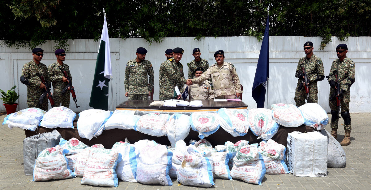 PAKISTAN NAVY, PMSA And ANF Seized Drugs Worth Rs 2410 Million From A ...