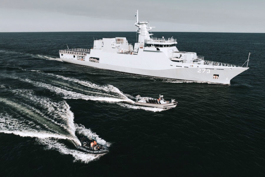 PAK NAVY Recently Commissioned Hi-Tech and Heavily Armed Stealth ...