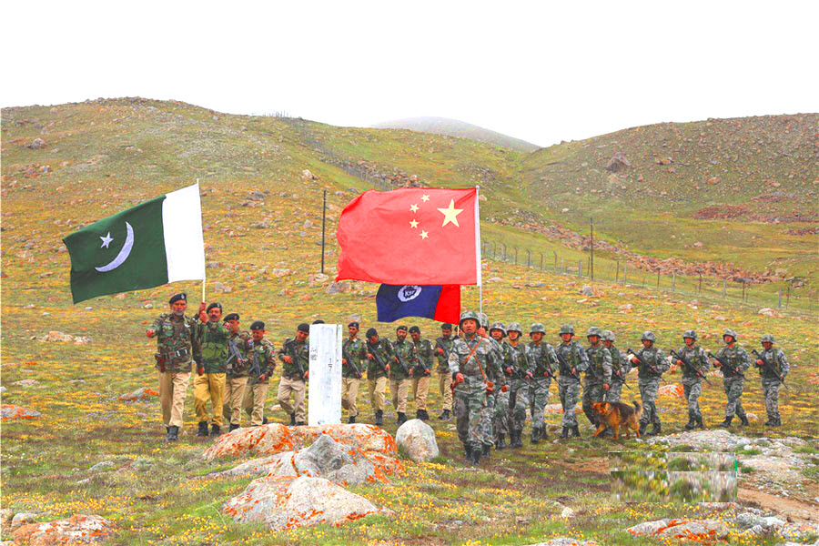 Brave CHINESE PEOPLES LIBERATION ARMY (PLA) FORCES Successfully Enters ...